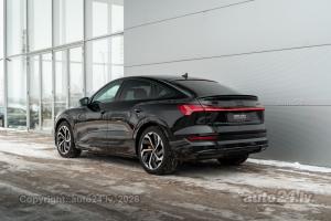 Melns Audi E-Tron 2022 Tartu, ar dzinēja tilpumu 0.00 L un nobraukumu 59 tūkst. km par 34900 €, foto 17 vietnē AUTOMOTO.COM.LV