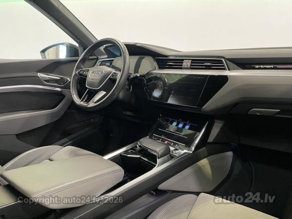 Melns Audi E-Tron 2022 Tallina, ar dzinēja tilpumu 0.00 L un nobraukumu 127 tūkst. km par 43890 €, foto 8 vietnē AUTOMOTO.COM.LV