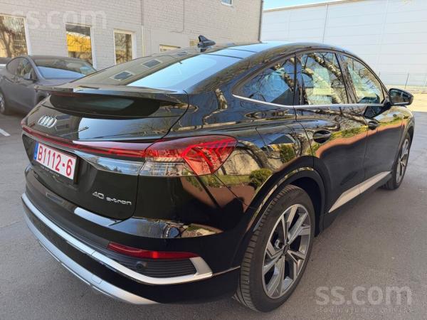 Black Audi E-Tron 2022 in Riga, with an engine capacity of 0.00 L and mileage of 38 thousand km for 29500 €, photo 4 on AUTOMOTO.COM.LV