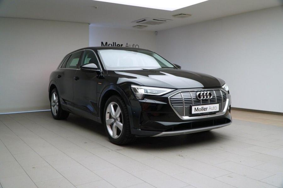 Black Audi E-Tron 2022 in Peetri, with an engine capacity of 0.00 L and mileage of 41 thousand km for 33450 €, photo 4 on AUTOMOTO.COM.LV