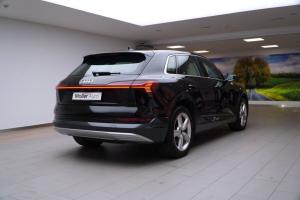 Black Audi E-Tron 2022 in Peetri, with an engine capacity of 0.00 L and mileage of 41 thousand km for 33450 €, photo 5 on AUTOMOTO.COM.LV