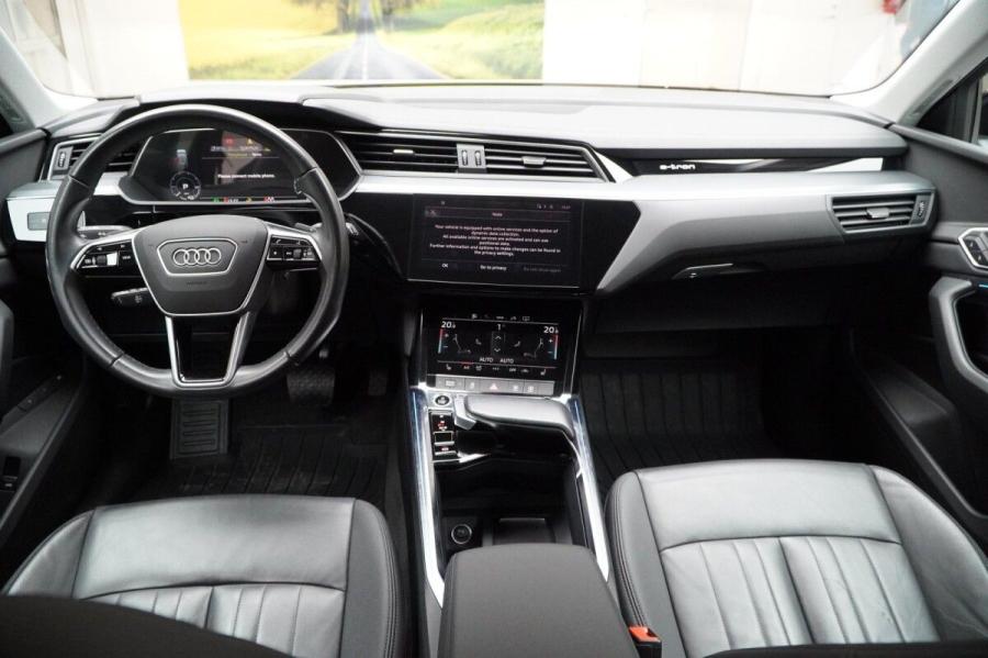 Black Audi E-Tron 2022 in Peetri, with an engine capacity of 0.00 L and mileage of 41 thousand km for 33450 €, photo 12 on AUTOMOTO.COM.LV