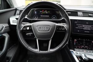 Black Audi E-Tron 2022 in Peetri, with an engine capacity of 0.00 L and mileage of 41 thousand km for 33450 €, photo 13 on AUTOMOTO.COM.LV