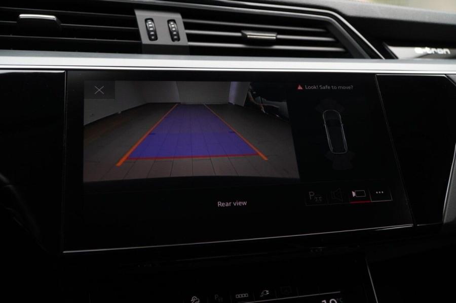 Black Audi E-Tron 2022 in Peetri, with an engine capacity of 0.00 L and mileage of 41 thousand km for 33450 €, photo 16 on AUTOMOTO.COM.LV