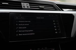 Black Audi E-Tron 2022 in Peetri, with an engine capacity of 0.00 L and mileage of 41 thousand km for 33450 €, photo 17 on AUTOMOTO.COM.LV