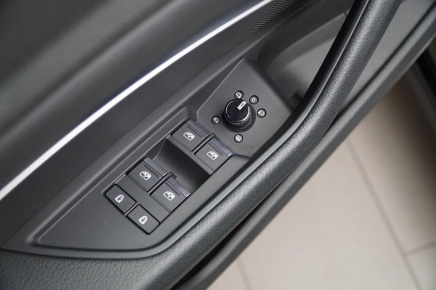 Black Audi E-Tron 2022 in Peetri, with an engine capacity of 0.00 L and mileage of 41 thousand km for 33450 €, photo 24 on AUTOMOTO.COM.LV
