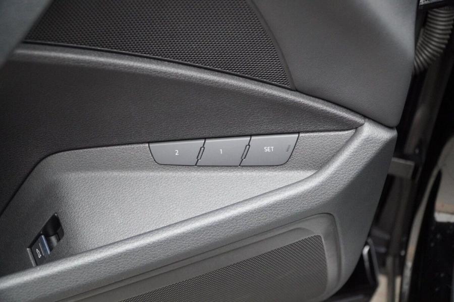 Black Audi E-Tron 2022 in Peetri, with an engine capacity of 0.00 L and mileage of 41 thousand km for 33450 €, photo 25 on AUTOMOTO.COM.LV