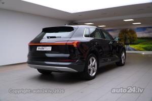 Black Audi E-Tron 2022 in Tallinn, with an engine capacity of 0.00 L and mileage of 41 thousand km for 34720 €, photo 5 on AUTOMOTO.COM.LV