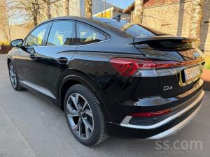 Black Audi E-Tron 2022 in Riga, with an engine capacity of 0.00 L and mileage of 38 thousand km for 29500 €, photo 4 on AUTOMOTO.COM.LV