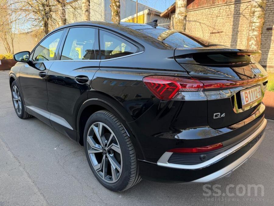 Black Audi E-Tron 2022 in Riga, with an engine capacity of 0.00 L and mileage of 38 thousand km for 29500 €, photo 4 on AUTOMOTO.COM.LV
