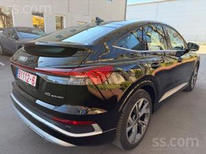 Black Audi E-Tron 2022 in Riga, with an engine capacity of 0.00 L and mileage of 38 thousand km for 29500 €, photo 5 on AUTOMOTO.COM.LV