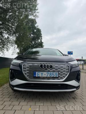 Black Audi E-Tron 2022 in Riga, with an engine capacity of 0.00 L and mileage of 38 thousand km for 29500 €, photo 1 on AUTOMOTO.COM.LV