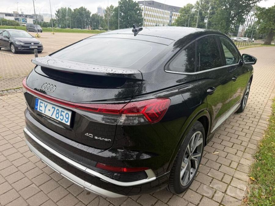 Black Audi E-Tron 2022 in Riga, with an engine capacity of 0.00 L and mileage of 38 thousand km for 29500 €, photo 6 on AUTOMOTO.COM.LV