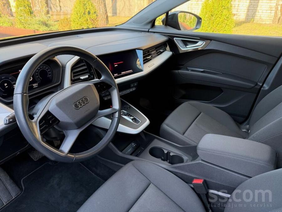 Black Audi E-Tron 2022 in Riga, with an engine capacity of 0.00 L and mileage of 38 thousand km for 29500 €, photo 7 on AUTOMOTO.COM.LV