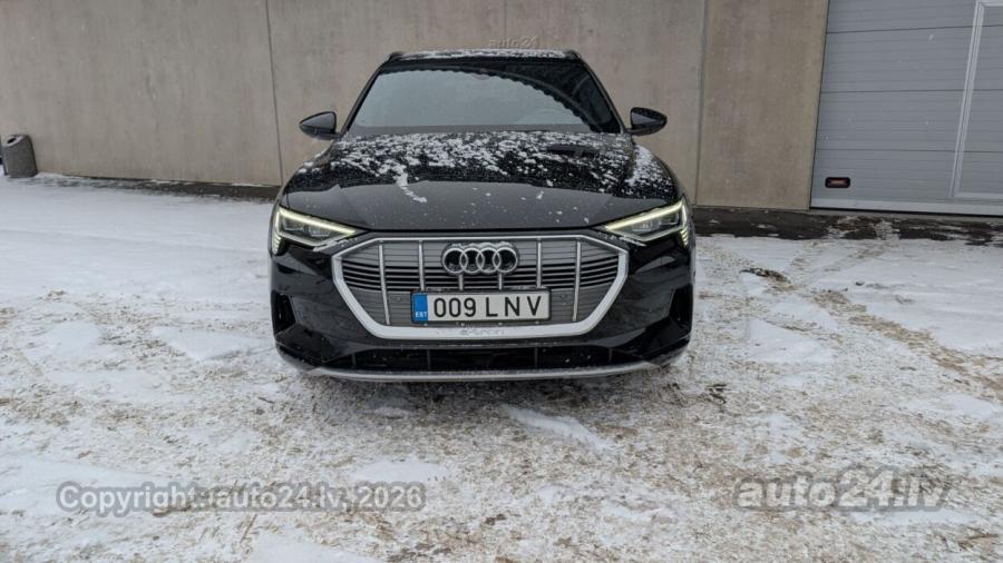 Black Audi E-Tron 2023 in Tallinn, with an engine capacity of 0.00 L and mileage of 43 thousand km for 44640 €, photo 2 on AUTOMOTO.COM.LV