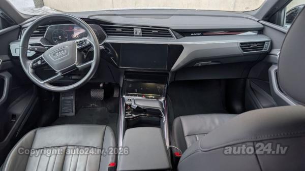 Melns Audi E-Tron 2023 Tallina, ar dzinēja tilpumu 0.00 L un nobraukumu 43 tūkst. km par 44640 €, foto 11 vietnē AUTOMOTO.COM.LV