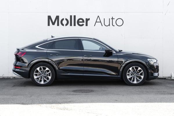 Black Audi E-Tron 2023 in Riga, with an engine capacity of 0.00 L and mileage of 55 thousand km for 39500 €, photo 4 on AUTOMOTO.COM.LV