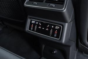 Black Audi E-Tron 2023 in Riga, with an engine capacity of 0.00 L and mileage of 55 thousand km for 39500 €, photo 8 on AUTOMOTO.COM.LV