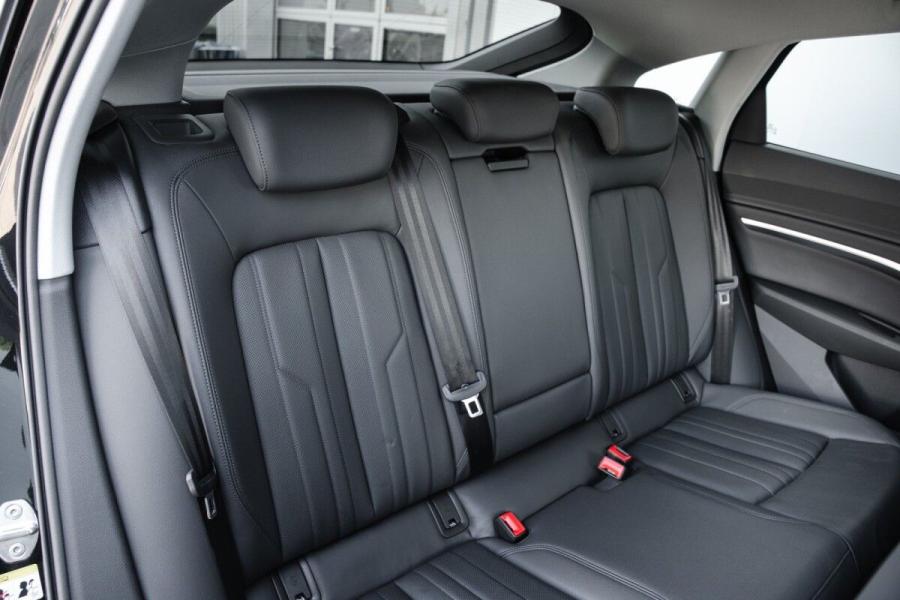 Black Audi E-Tron 2023 in Riga, with an engine capacity of 0.00 L and mileage of 55 thousand km for 39500 €, photo 9 on AUTOMOTO.COM.LV