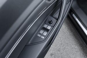 Black Audi E-Tron 2023 in Riga, with an engine capacity of 0.00 L and mileage of 55 thousand km for 39500 €, photo 10 on AUTOMOTO.COM.LV