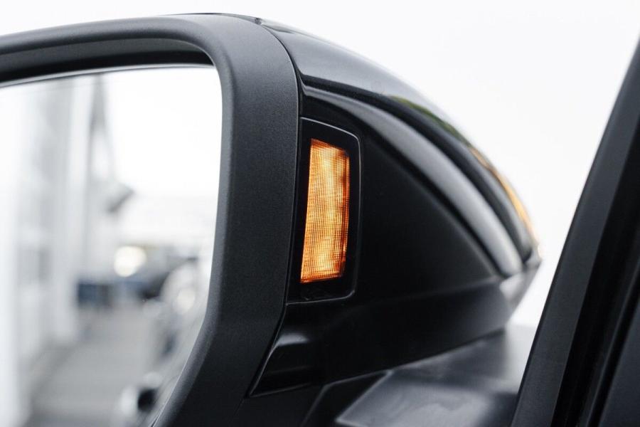 Black Audi E-Tron 2023 in Riga, with an engine capacity of 0.00 L and mileage of 55 thousand km for 39500 €, photo 16 on AUTOMOTO.COM.LV