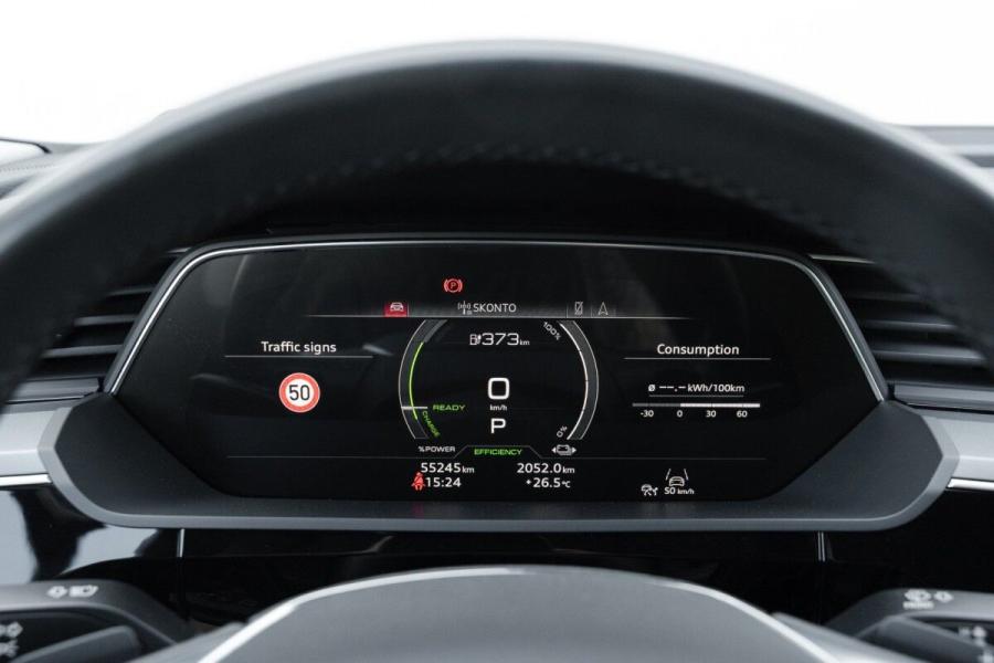 Black Audi E-Tron 2023 in Riga, with an engine capacity of 0.00 L and mileage of 55 thousand km for 39500 €, photo 19 on AUTOMOTO.COM.LV