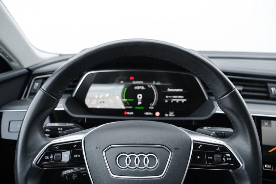 Black Audi E-Tron 2023 in Riga, with an engine capacity of 0.00 L and mileage of 55 thousand km for 39500 €, photo 20 on AUTOMOTO.COM.LV