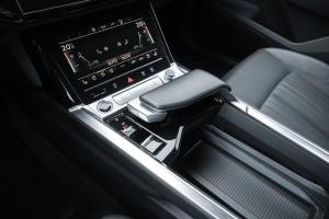 Black Audi E-Tron 2023 in Riga, with an engine capacity of 0.00 L and mileage of 55 thousand km for 39500 €, photo 21 on AUTOMOTO.COM.LV