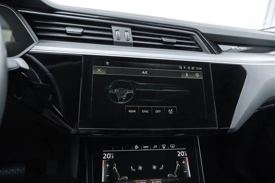 Black Audi E-Tron 2023 in Riga, with an engine capacity of 0.00 L and mileage of 55 thousand km for 39500 €, photo 23 on AUTOMOTO.COM.LV