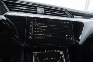 Black Audi E-Tron 2023 in Riga, with an engine capacity of 0.00 L and mileage of 55 thousand km for 39500 €, photo 32 on AUTOMOTO.COM.LV