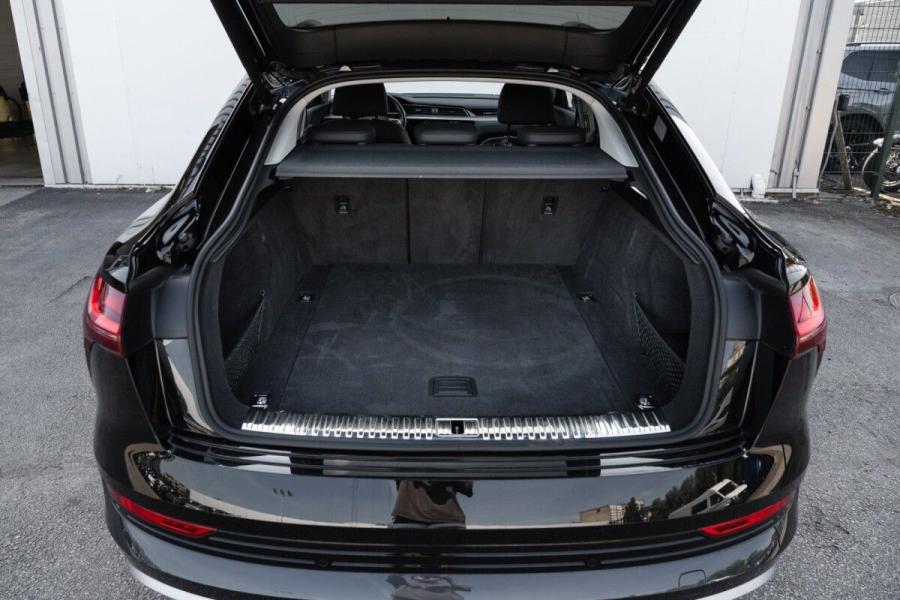 Black Audi E-Tron 2023 in Riga, with an engine capacity of 0.00 L and mileage of 55 thousand km for 39500 €, photo 37 on AUTOMOTO.COM.LV