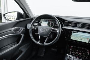 Black Audi E-Tron 2023 in Riga, with an engine capacity of 0.00 L and mileage of 55 thousand km for 39500 €, photo 39 on AUTOMOTO.COM.LV