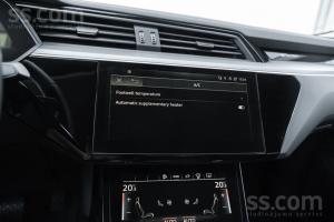 Черный Ауди E-Tron 2023 в Рига, объемом двигателя 0.00 л и пробегом 55 тыс. км за 39500 €, фото 24 на AUTOMOTO.COM.LV
