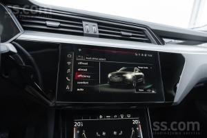 Черный Ауди E-Tron 2023 в Рига, объемом двигателя 0.00 л и пробегом 55 тыс. км за 39500 €, фото 27 на AUTOMOTO.COM.LV