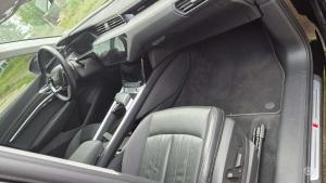 Black Audi E-Tron 2022 in Kaunas, with an engine capacity of 0.00 L and mileage of 30 thousand km for 25500 €, photo 8 on AUTOMOTO.COM.LV