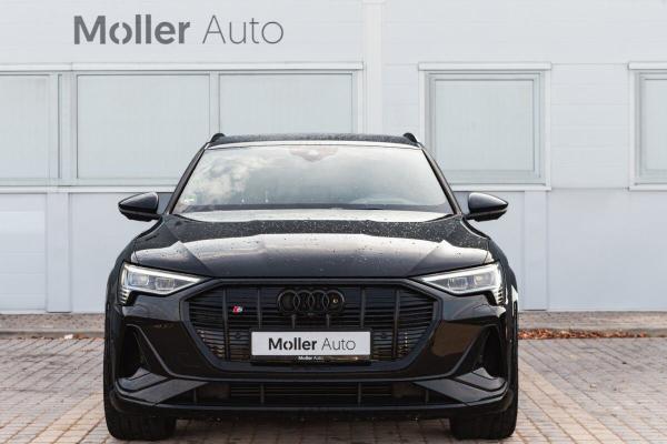 Black Audi E-Tron 2021 in Ventspils, with an engine capacity of 0.10 L and mileage of 34 thousand km for 37000 €, photo 8 on AUTOMOTO.COM.LV