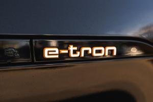 Черный Ауди E-Tron 2021 в Вентспилс, объемом двигателя 0.10 л и пробегом 34 тыс. км за 37000 €, фото 11 на AUTOMOTO.COM.LV