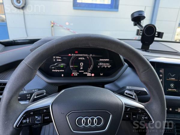 Audi E-Tron 2021 Rīga vietnē Melns Audi E-Tron 2021 Rīga, ar dzinēja tilpumu 0.00 L un nobraukumu 120 tūkst. km par 56500 €, foto 5 vietnē AUTOMOTO.COM.LV
