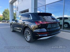 Melns Audi E-Tron 2022 Tallina, ar dzinēja tilpumu 0.10 L un nobraukumu 61 tūkst. km par 39350 €, foto 6 vietnē AUTOMOTO.COM.LV