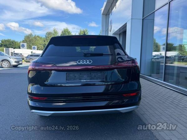 Black Audi E-Tron 2022 in Tallinn, with an engine capacity of 0.10 L and mileage of 61 thousand km for 39350 €, photo 6 on AUTOMOTO.COM.LV