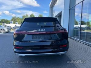 Melns Audi E-Tron 2022 Tallina, ar dzinēja tilpumu 0.10 L un nobraukumu 61 tūkst. km par 39350 €, foto 7 vietnē AUTOMOTO.COM.LV