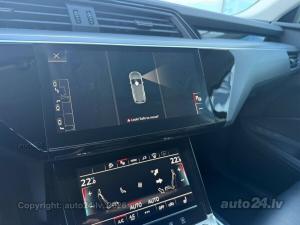 Melns Audi E-Tron 2022 Tallina, ar dzinēja tilpumu 0.10 L un nobraukumu 61 tūkst. km par 39350 €, foto 18 vietnē AUTOMOTO.COM.LV