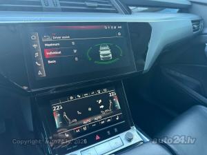 Melns Audi E-Tron 2022 Tallina, ar dzinēja tilpumu 0.10 L un nobraukumu 61 tūkst. km par 39350 €, foto 19 vietnē AUTOMOTO.COM.LV