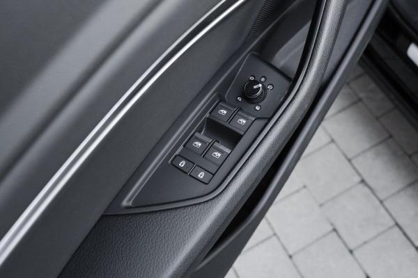 Black Audi E-Tron 2022 in Marupe, with an engine capacity of 0.10 L and mileage of 133 thousand km for 27800 €, photo 7 on AUTOMOTO.COM.LV