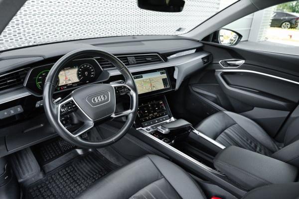 Black Audi E-Tron 2022 in Marupe, with an engine capacity of 0.10 L and mileage of 133 thousand km for 27800 €, photo 10 on AUTOMOTO.COM.LV