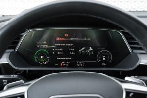 Черный Ауди E-Tron 2022 в Марупе, объемом двигателя 0.10 л и пробегом 133 тыс. км за 27800 €, фото 15 на AUTOMOTO.COM.LV