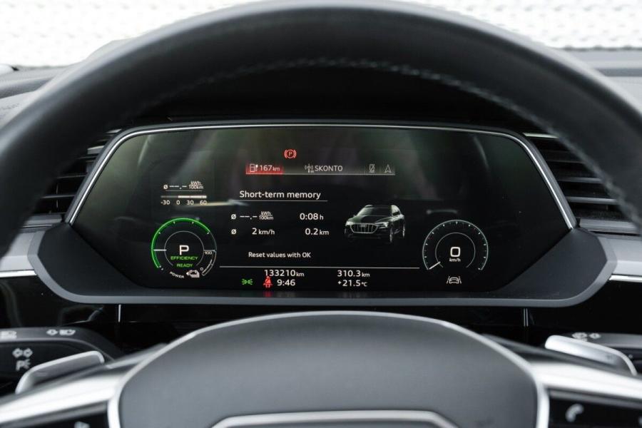 Черный Ауди E-Tron 2022 в Марупе, объемом двигателя 0.10 л и пробегом 133 тыс. км за 27800 €, фото 15 на AUTOMOTO.COM.LV
