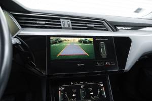 Черный Ауди E-Tron 2022 в Марупе, объемом двигателя 0.10 л и пробегом 133 тыс. км за 27800 €, фото 18 на AUTOMOTO.COM.LV