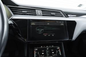Черный Ауди E-Tron 2022 в Марупе, объемом двигателя 0.10 л и пробегом 133 тыс. км за 27800 €, фото 19 на AUTOMOTO.COM.LV
