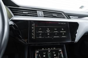 Черный Ауди E-Tron 2022 в Марупе, объемом двигателя 0.10 л и пробегом 133 тыс. км за 27800 €, фото 22 на AUTOMOTO.COM.LV